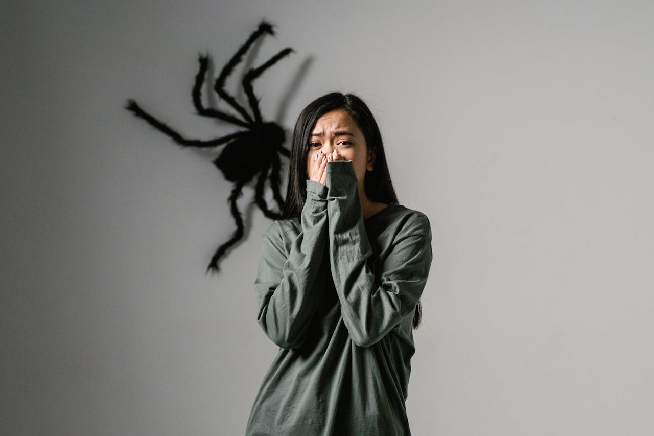 7 Tips for Surviving a Haunted House Attraction (Without Losing Your Cool)