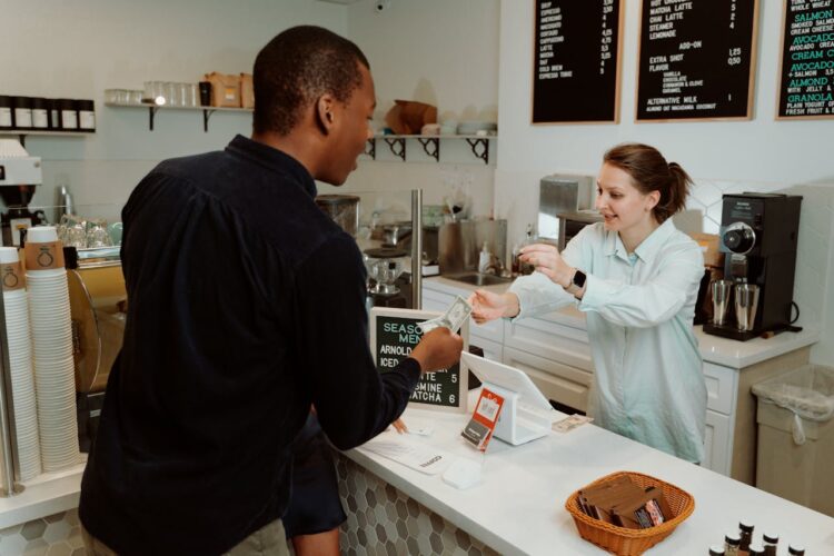 9 Reasons Why Using Cash Is Still the Smart Choice Today